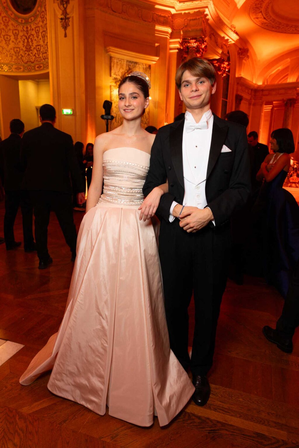 La princesse Isabelle et le prince Constantin parmi les Orléans ...