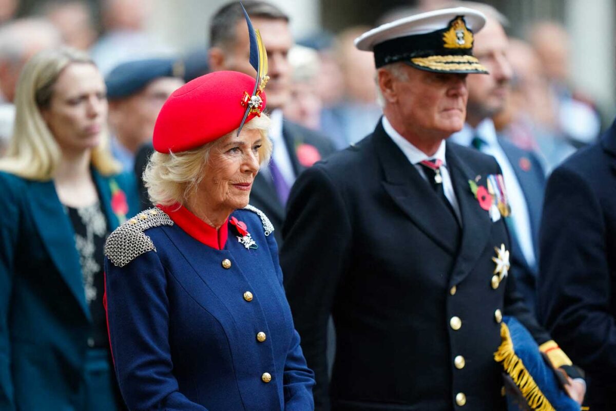 La reine Camilla de retour au champ du souvenir