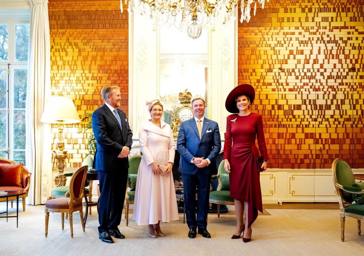 Le grand-duc Guillaume et la grande-duchesse Stéphanie reçus par le roi ...