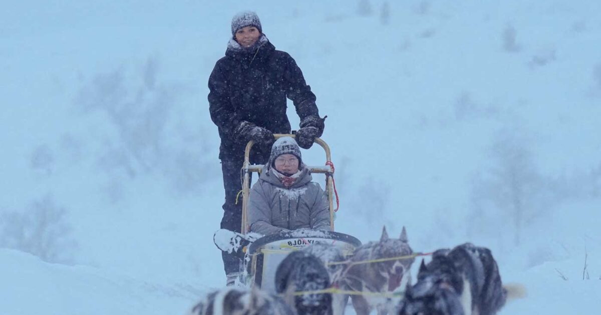 La princesse Ingrid Alexandra se rend à la frontière russe en traîneau ...