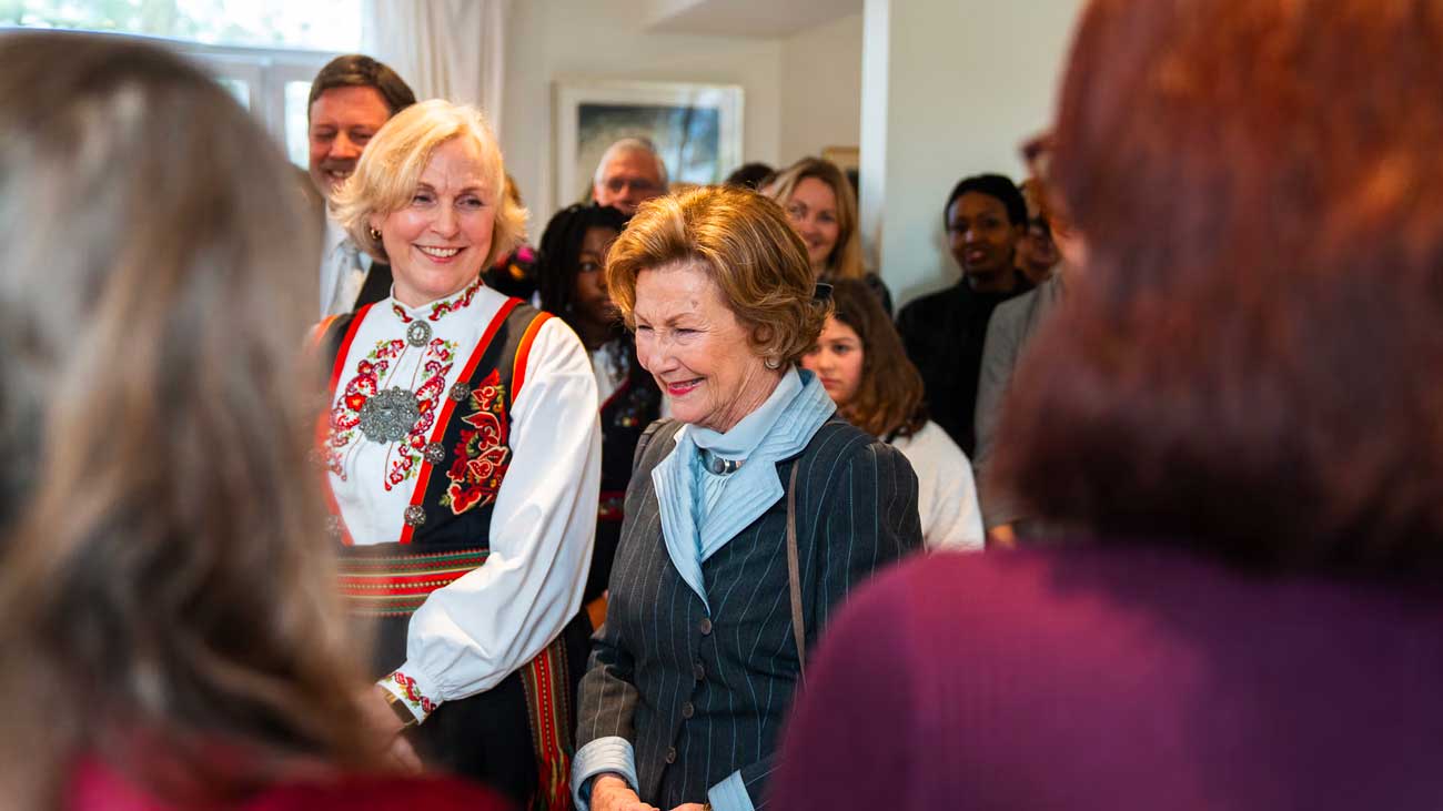 La reine Sonja au Vésinet pour fêter les 30 ans du Centre culturel et ...