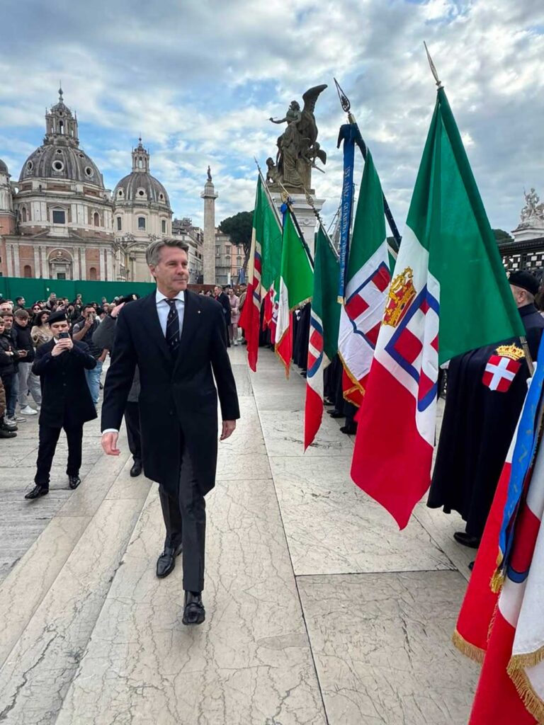 Le prince Emmanuel-Philibert à l'Autel de la Patrie pour les 148 ans du ...