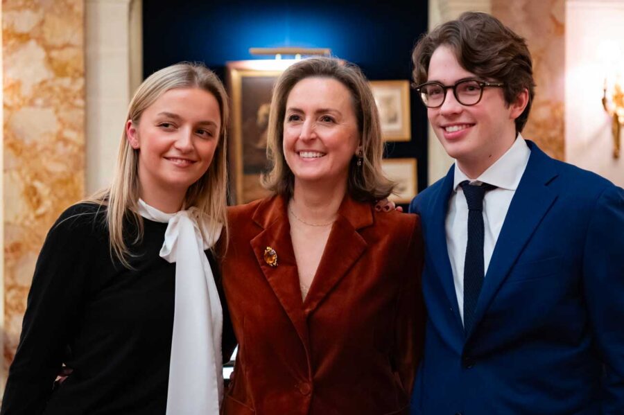 La sortie familiale du prince Laurent et de la princesse Claire avec ...