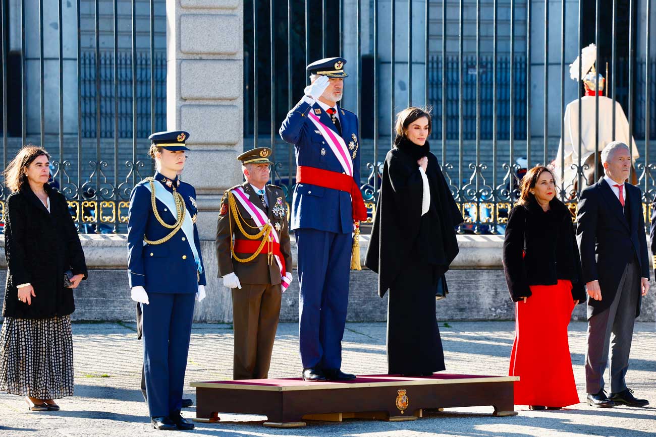 König Felipe, Königin Letizia und Prinzessin Leonor beginnen das Jahr ...