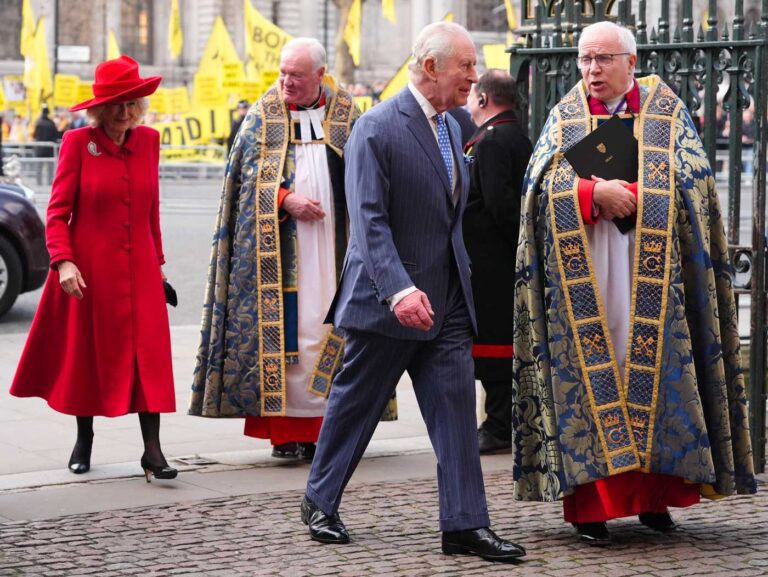 Le roi Charles III et la famille royale célèbrent l'union du ...