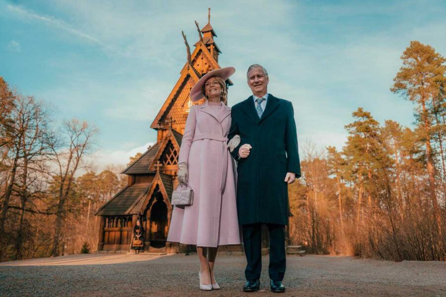 Le roi Philippe et la reine Mathilde admirent la célèbre église ...
